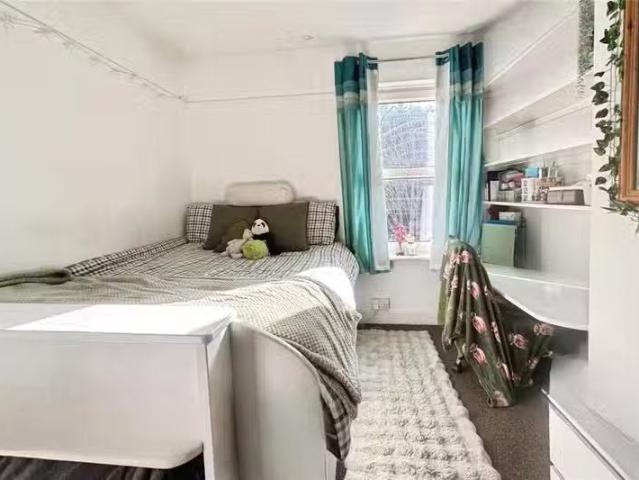 Just in! 2 BA 1 bedroom property for rent in St. Martins Road.