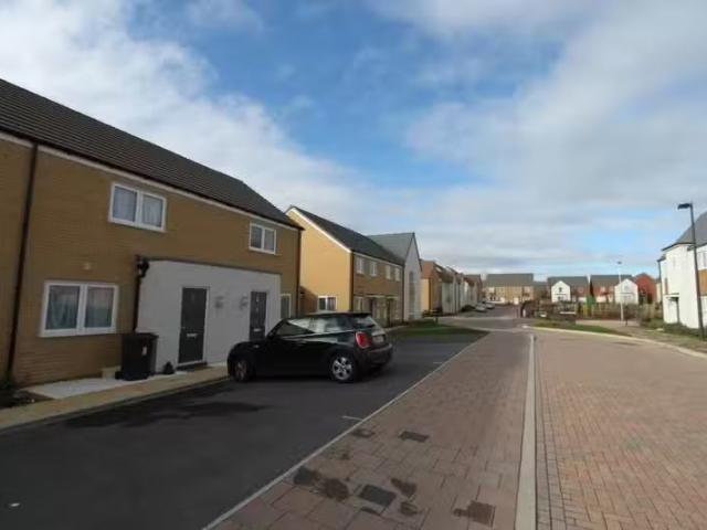 For Rent! 2 BA 2 bedroom terraced house for rent in Donns Clos.