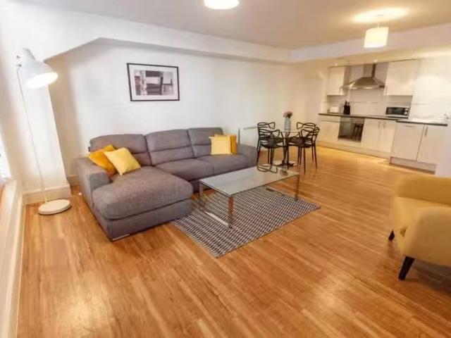 Unique 2 BA 2 bedroom apartment for rent in Central Street, Ol.