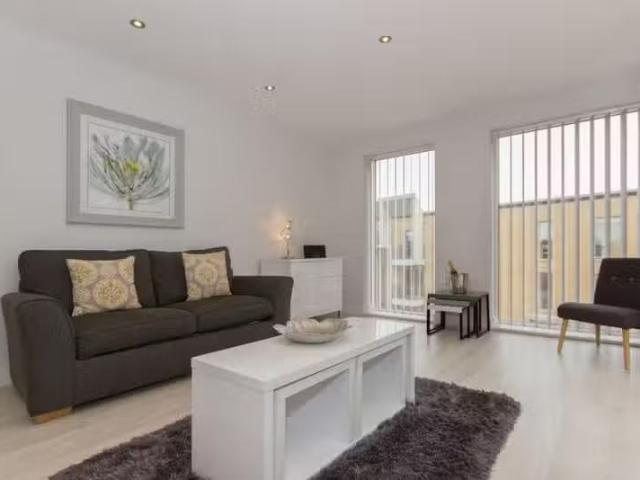 Charming 2 BA 2 bedroom apartment for rent in Great Northern R.