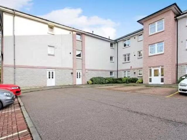 Charming 2 BA 2 bedroom apartment for rent in Flat 32 Ladeside.