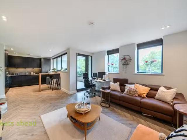 Cheap 2 BA 2 bedroom apartment for rent in Highland Road, Purl.