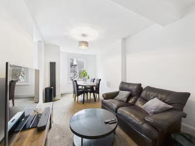 For Rent! 2 BA 2 bedroom apartment for rent in Shakespeare Roa.