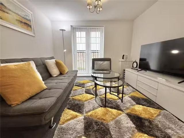 Nice 2 BA 2 bedroom apartment for rent in Portobello Grove, Li.