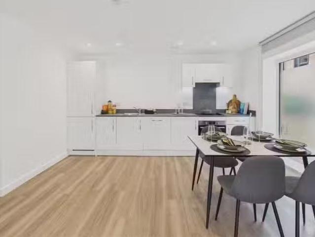 Rental! 2 BA 2 bedroom apartment for rent in Pemberton House.