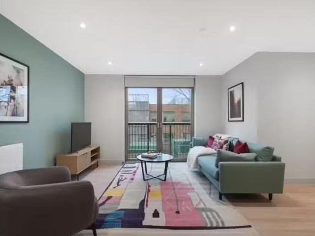 Rental! 2 BA 2 bedroom apartment for rent in The Oakgate, KT22