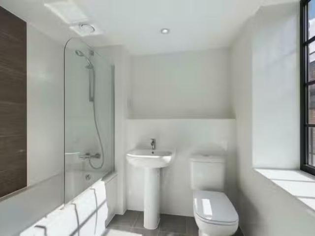 Deal! 2 BA 2 bedroom apartment for rent in The Old Works L.