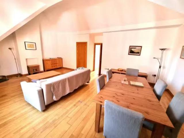 Charming 2 BA 2 bedroom apartment for rent in The City Gardens.
