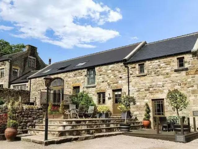 New 2 BA 2 bedroom barn conversion for rent in School Lane, Da.