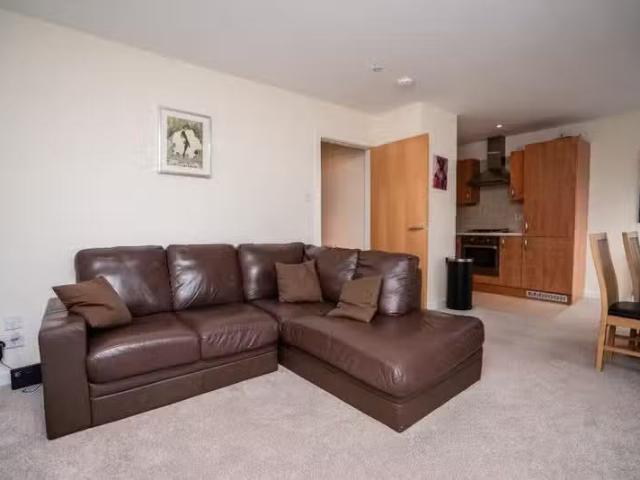 Charming 2 BA 2 bedroom flat for rent in Merkland Lane, Pittor.