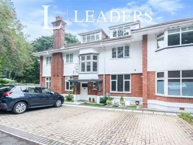 Rental! 2 BA 2 bedroom flat for rent in Nelson Road, Poole, BH12