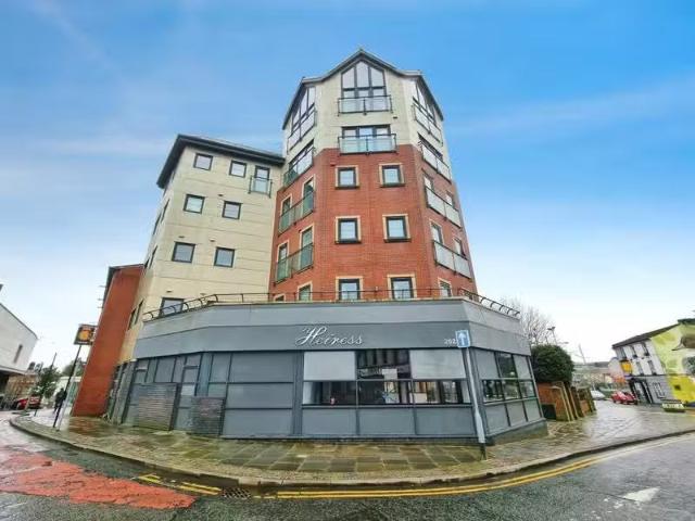 Charming 2 BA 2 bedroom flat for rent in Astley Gate, The Towe.