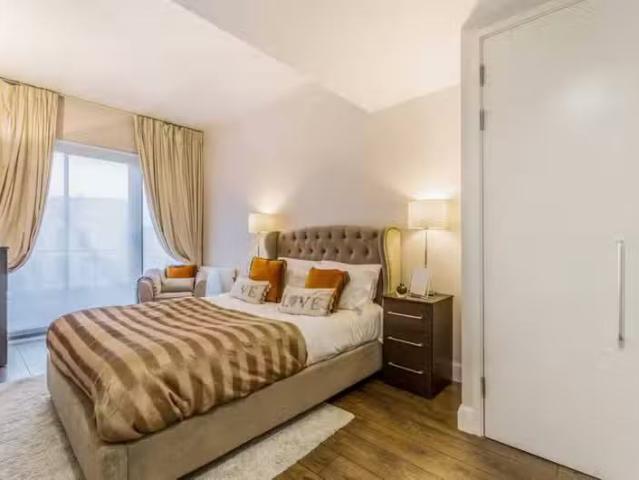 Just in! 2 BA 2 bedroom flat for rent in City Road, City, Lond.