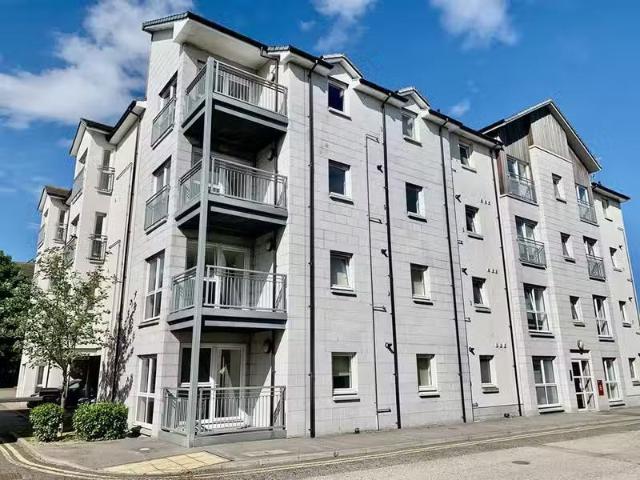 Charming 2 BA 2 bedroom flat for rent in Duff Street, Second F.