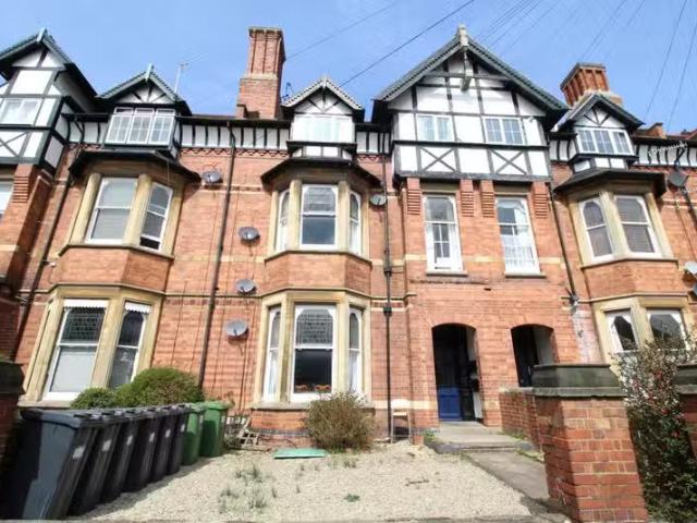Rental! 2 BA 2 bedroom flat for rent in Flat 2, 40 Heath Terra.