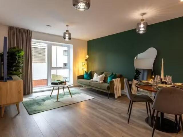 Cozy 2 BA 2 bedroom flat for rent in Flat D8, Sherborne Street.