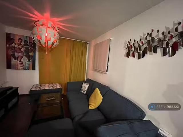 Cozy 2 BA 2 bedroom flat for rent in Solihull Heights, Birming.