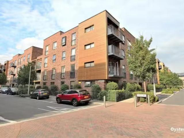 Charming 2 BA 2 bedroom flat for rent in Unwin Way, Stanmore.