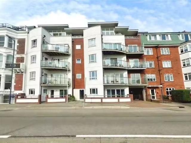 Nice 2 BA 2 bedroom Flat to rent, Clarence Parade, Southsea, P.
