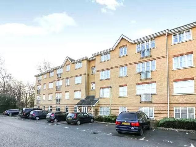 Just in! 2 BA 2 bedroom Flat to rent, Aylward Drive, Stevenage.