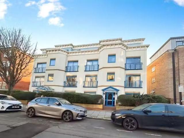 Just in! 2 BA 2 bedroom Flat to rent, Salisbury Road, Hove, BN.