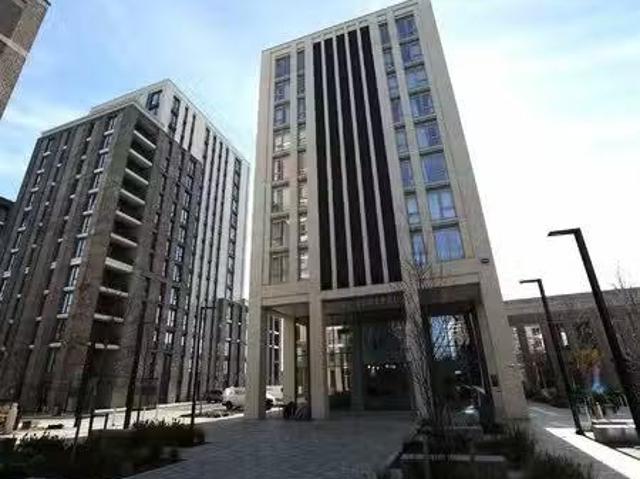 Cheap 2 BA 2+ bedroom flat/apartment, newhome to rent in Boule.