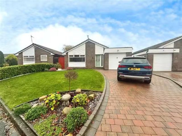 Just in! 2 BA 2 bedroom Semi Detached Bungalow to rent, Elmers.