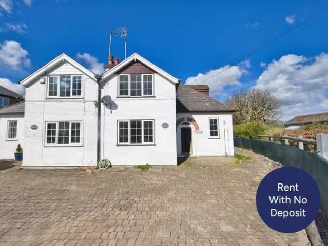 Charming 2 BA 2 bedroom semi detached house for rent in Cox Hi.