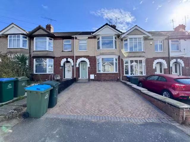 Charming 2 BA 3 bedroom terraced house for rent in Westcotes.