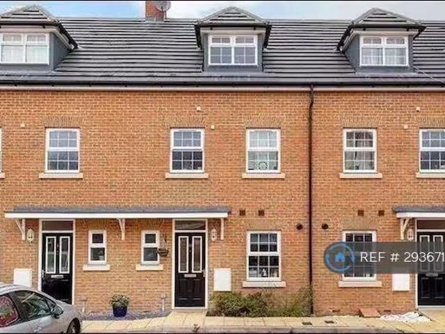 Charming 2 BA 3 bedroom terraced house for rent in Frederick P.