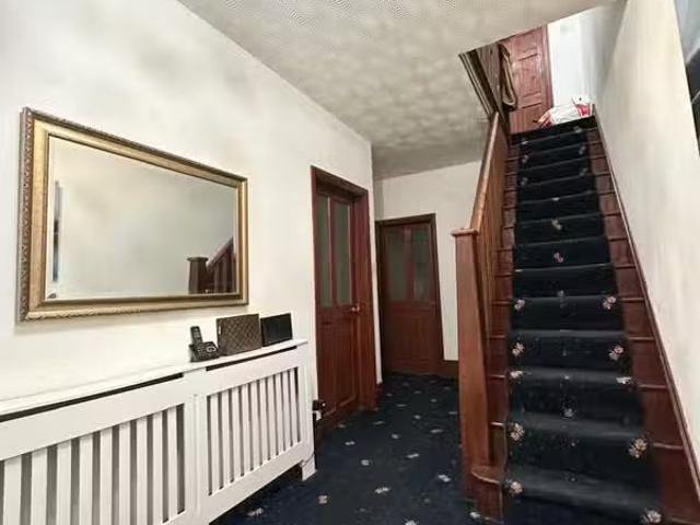 Rental! 2 BA 3 bedroom town house for rent in Kings Road, Stoc.