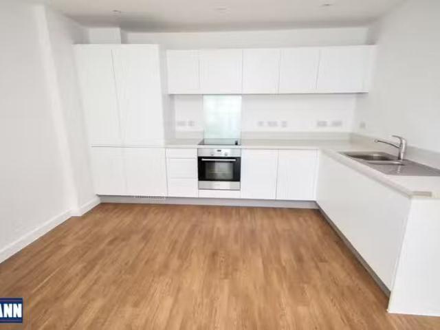 Unique 2 BA 3 bedroom apartment for rent in Darbyshire House.