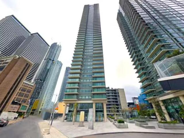 Cozy 2 BA 3 bedroom apartment for rent in Landmark East Tower.