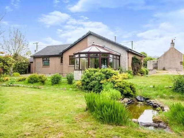 Cozy 2 BA 3 bedroom Detached House to rent, Kinneff, Montrose.