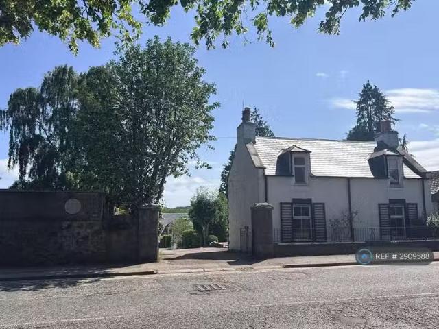 For Rent! 2 BA 3 bedroom detached house for rent in North Dees.