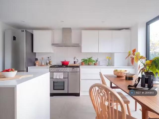 Just in! 2 BA 3 bedroom end of terrace house for rent in Catha.