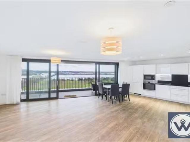 Rental! 2 BA 3 bedroom flat for rent in Kingfisher Heights, Lo.