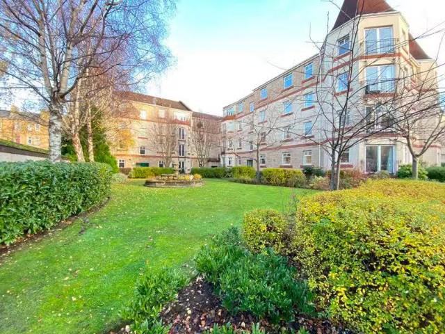 Just in! 2 BA 3 bedroom flat for rent in Sinclair Place, Gorgi.