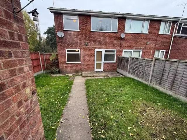 New 2 BA 3 bedroom semi detached house for rent in Blandford D.