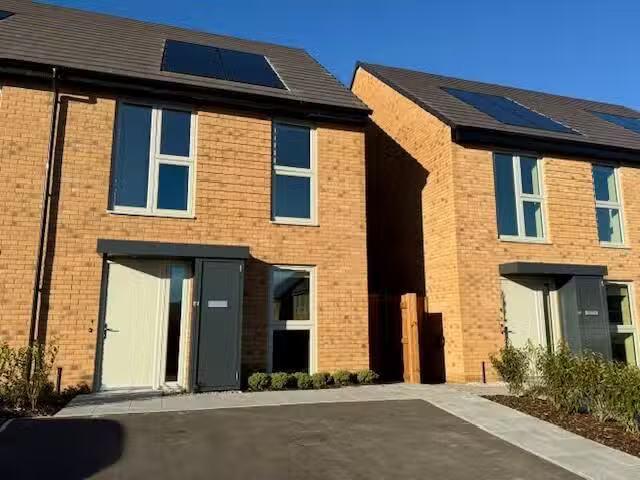 Charming 2 BA 3 bedroom semi detached house for rent in Ethel.