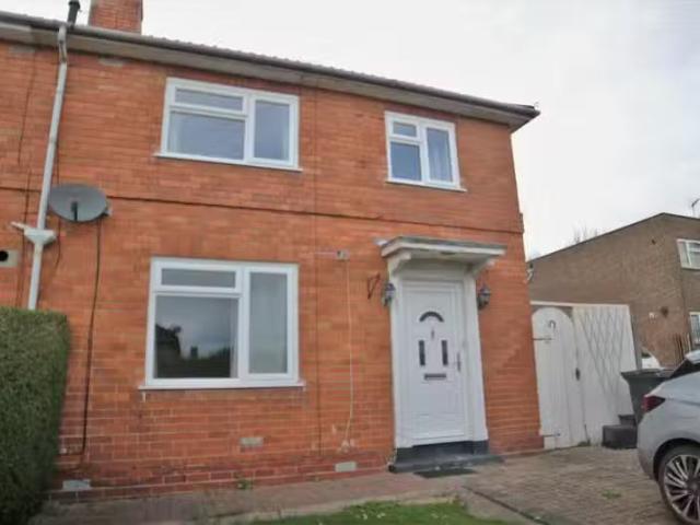 For Rent! 2 BA 3 bedroom semi detached house for rent in Hotto.