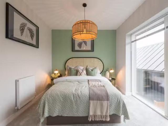 Cozy 2 BA 3 bedroom semi detached house for rent in Wheatley C.