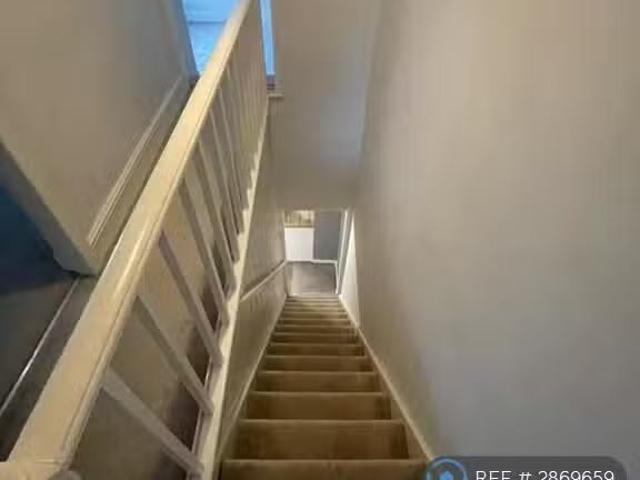 Rental! 2 BA 4 bedroom terraced house for rent in Caerau Road.
