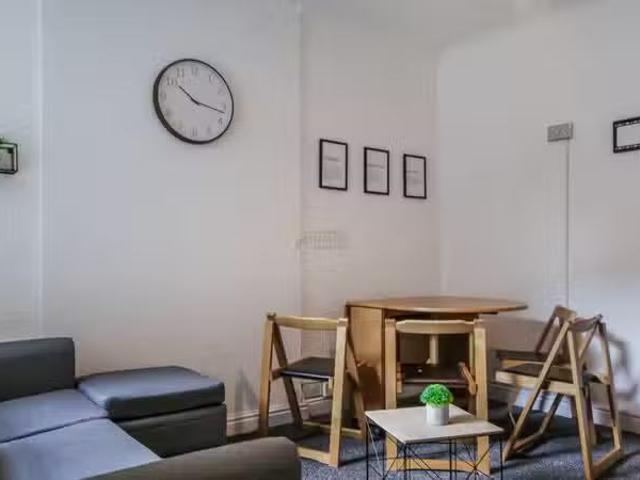 Cheap 2 BA 4 bedroom terraced house for rent in Heeley Road, S.