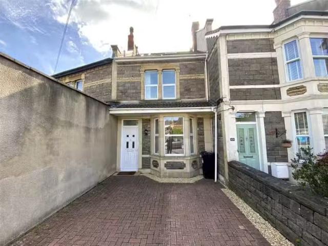 Unique 2 BA 4 bedroom terraced house for rent in Long Ashton.