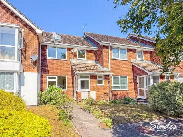 Charming 2 BA 4 bedroom town house for rent in Sycamore Close.