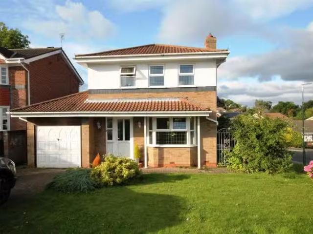 Rental! 2 BA 4 bedroom detached house for rent in Gaskell Way.