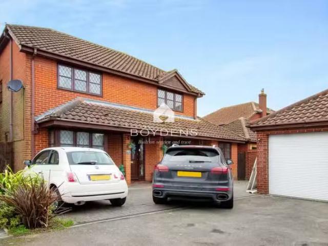 New 2 BA 4 bedroom detached house for rent in Granville Road B.