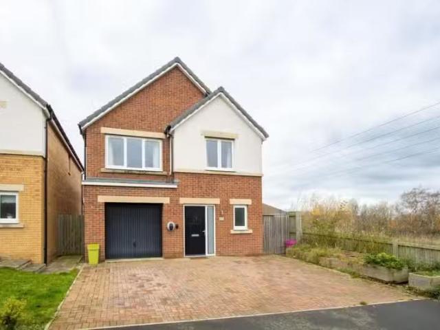 Charming 2 BA 4 bedroom detached house for rent in Hornbeam Cl.