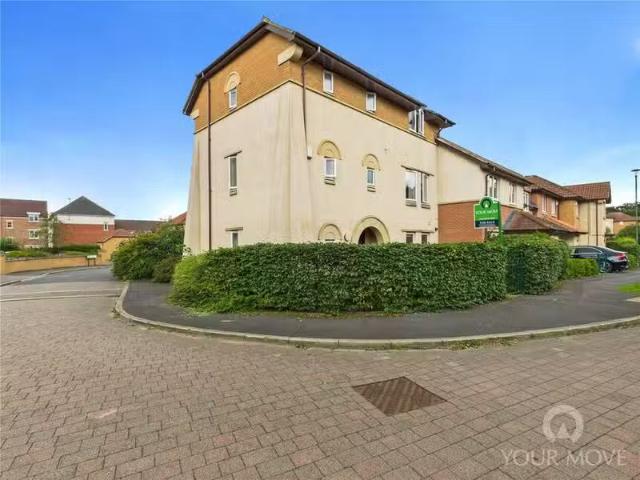 Just in! 2 BA 4 bedroom Link Detached House to rent, George St.